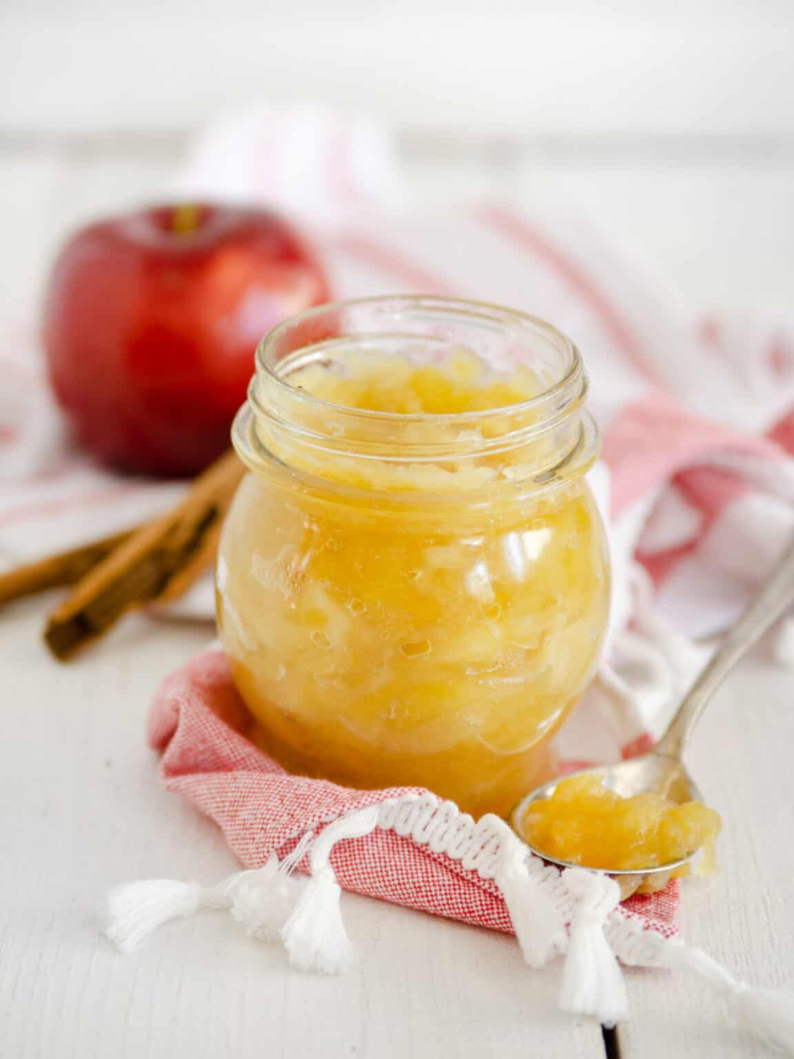 Easy Homemade Chunky Applesauce - Danas Table